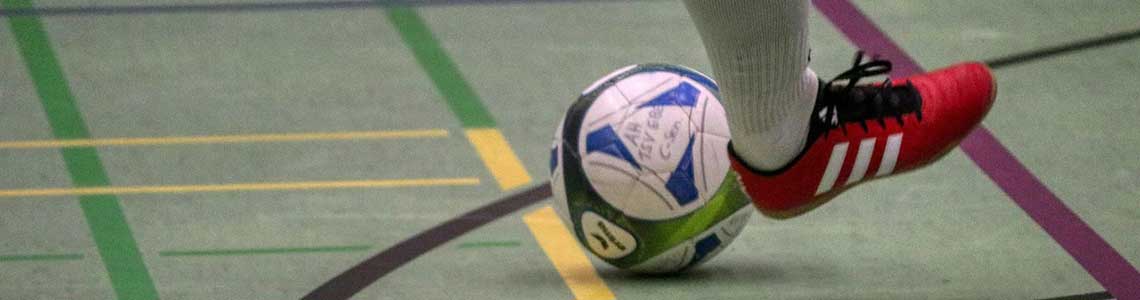 Advantages of Being Left-Footed or Right-Footed