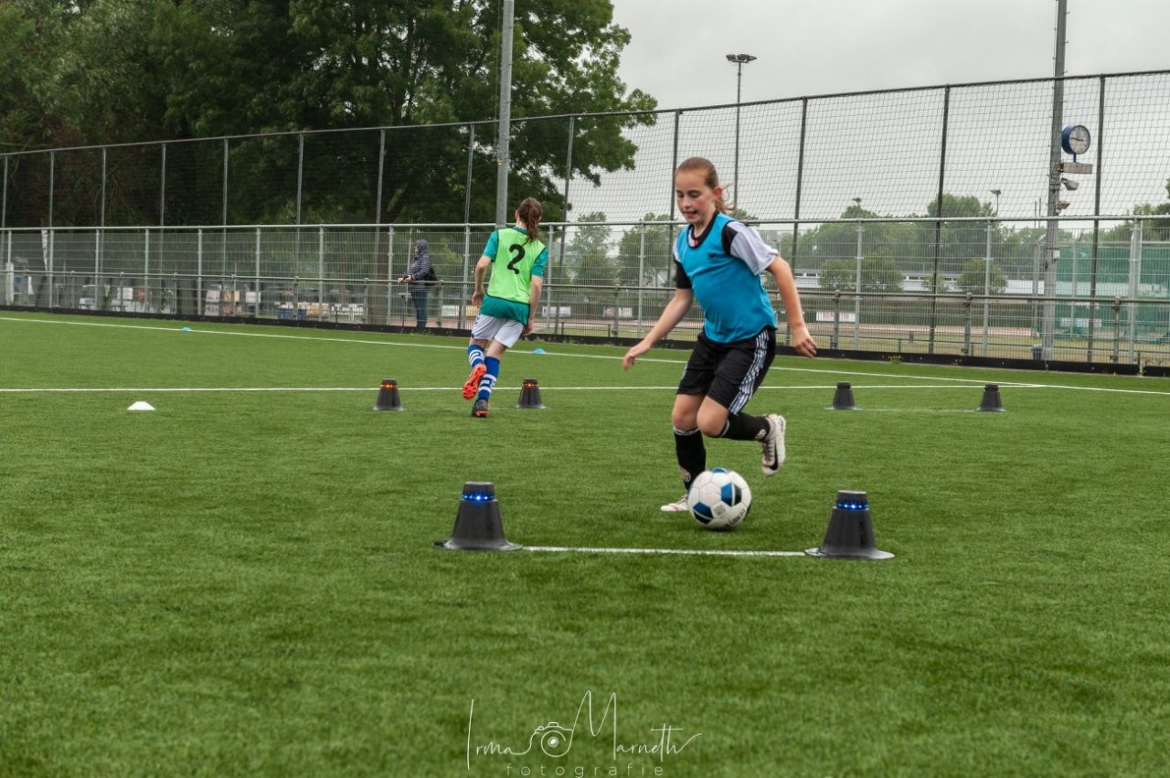 Empowering Women's Football: SportBrain's Training at MVVA